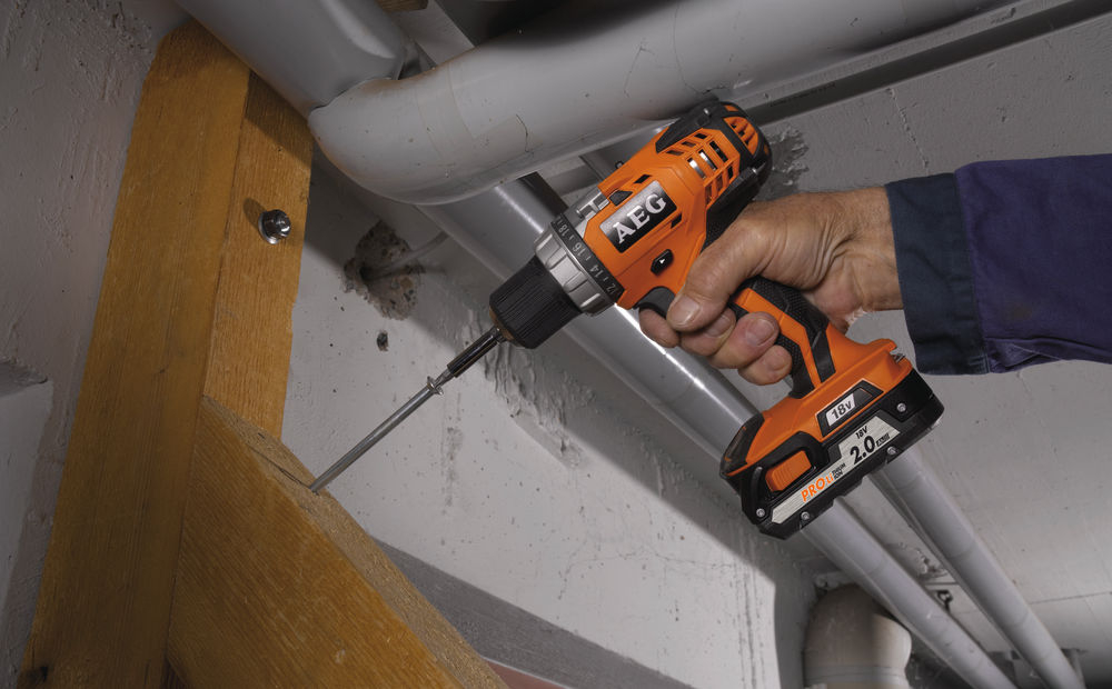 Borrskruvdragare AEG BS 18C2 LI-202C, 18V 2x2,0 Ah - Eggestrand AB